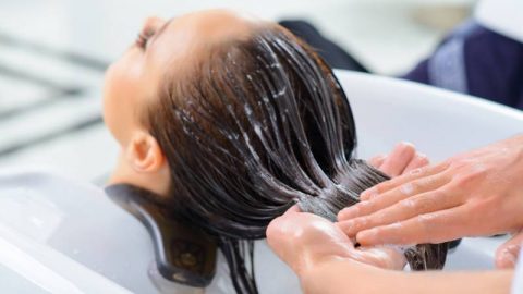 Water-Only Hair Washing: Can I Wash My Hair With Only Water? - Lauren ...